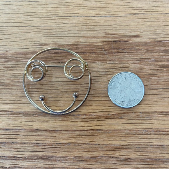Jewelry | Smiley Face Brooch | Poshmark